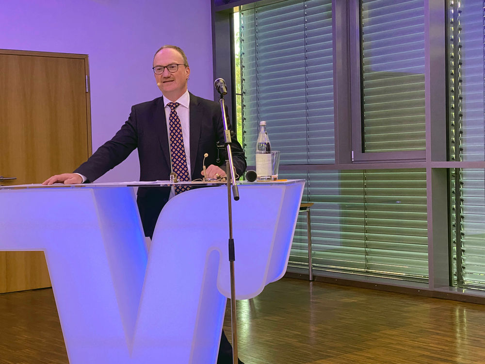 Professor Lars Feld begeistert 60 Senatorinnen und Senatoren