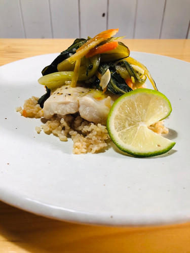 Steamed ginger soy fish, Asian vegetables, brown rice | Easy Meals Japan