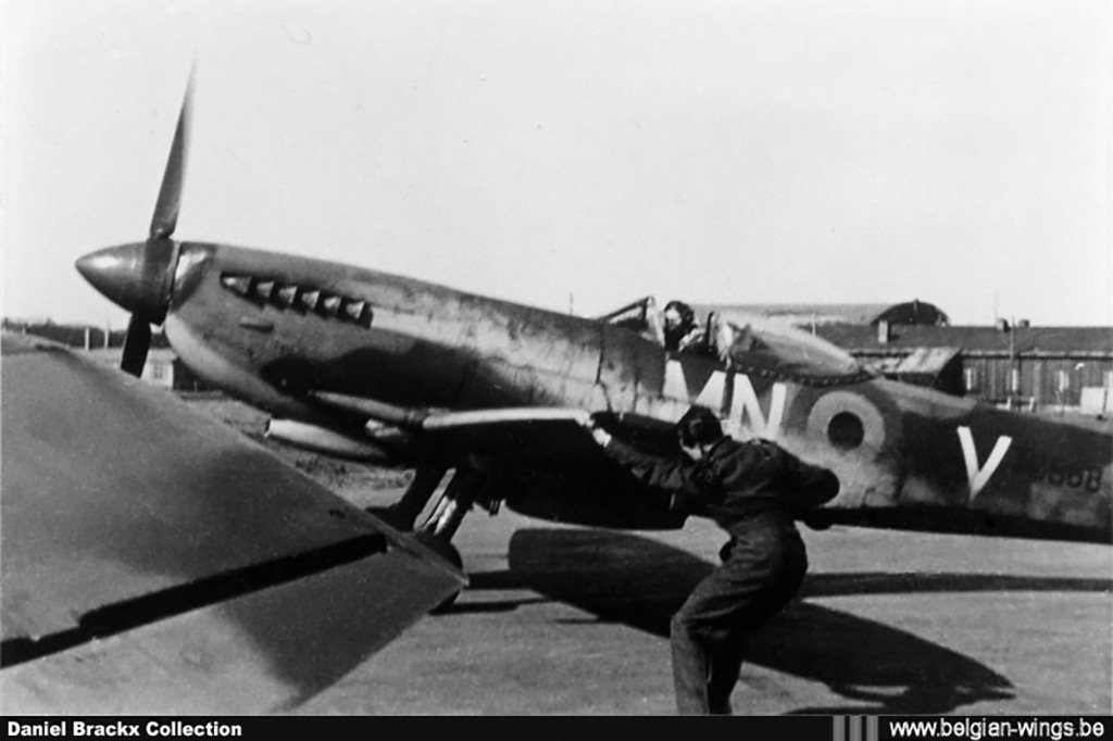 Supermarine Spitfire LF.16