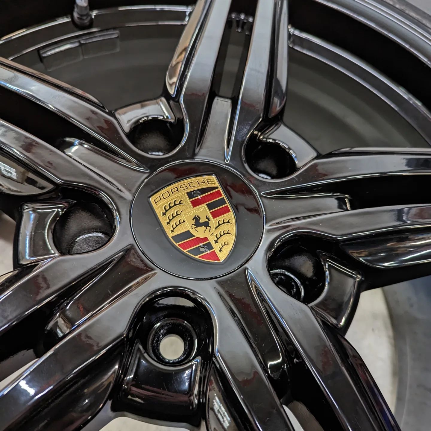 Powder Coating / Custom Refinishing | tas-wheels