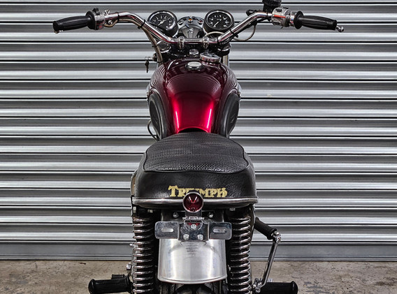 TRIUMPH BONNEVILLE T140 STREET SCRAMBLER CUSTOM