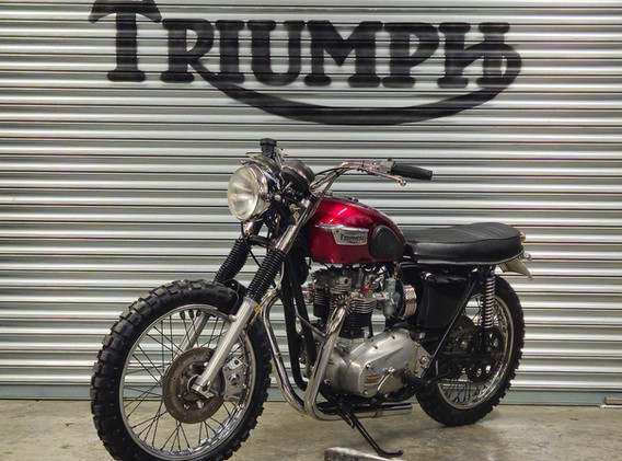 TRIUMPH BONNEVILLE T140 STREET SCRAMBLER CUSTOM