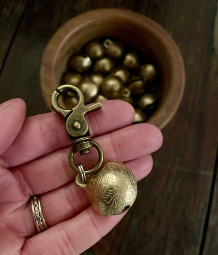 Antiqued Brass Dog Bell | thecopperpoppy