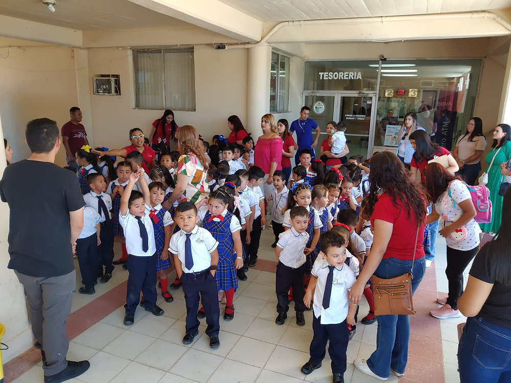 ALUMNOS DEL INSTITUTO DISNEY RECORREN EL EDIFICIO MUNICIPALhttps ...