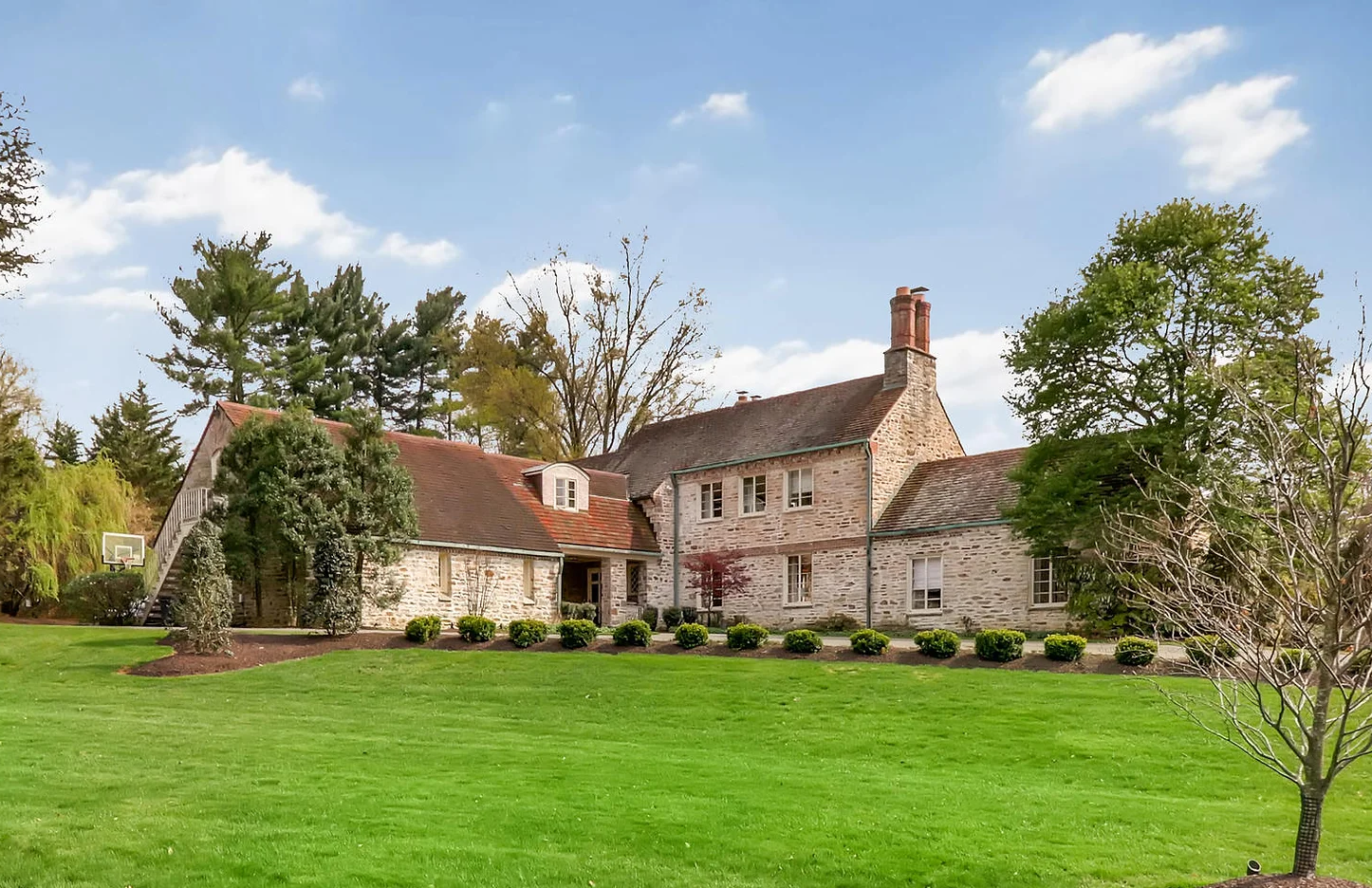 10 Home Projects to Tackle in 2025 to Increase the Value of Your Home