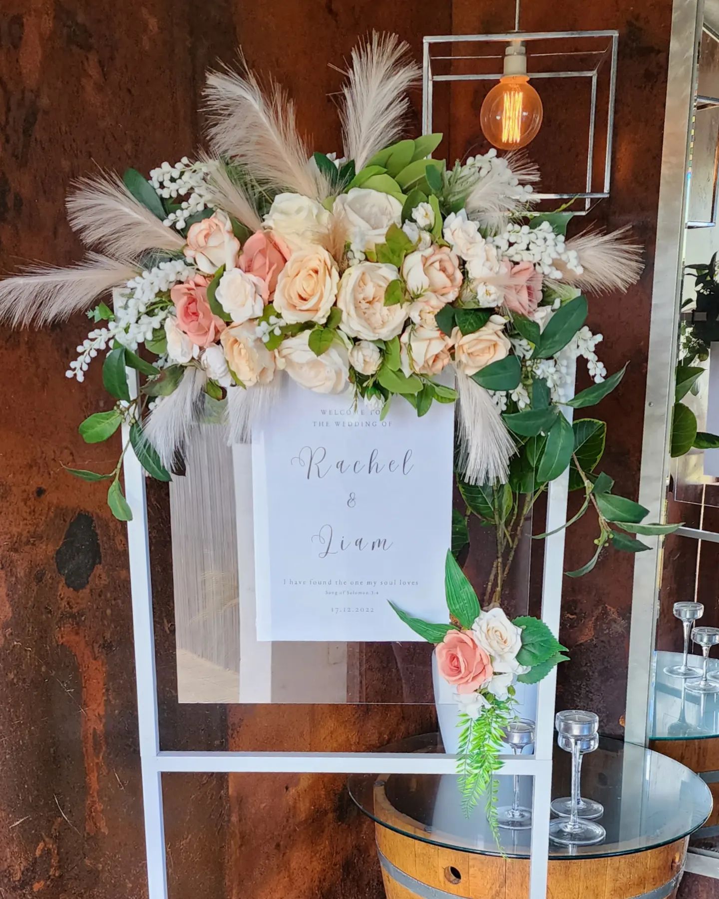 Welcome Sign Flower arrangements | Decodays