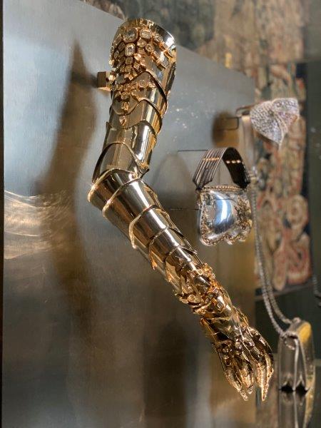 EXPOSITION : « LOUVRE COUTURE. OBJETS D’ART, OBJETS DE MODE