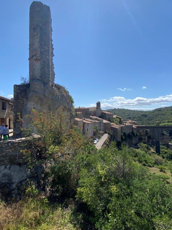 LE VILLAGE PERCHÉ DE MINERVE DANS L’HÉRAULT