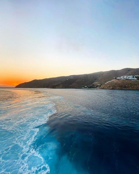 VISITER AMORGOS : NATURE, CULTURE ET PLAGES SECRÈTES DANS LES CYCLADES