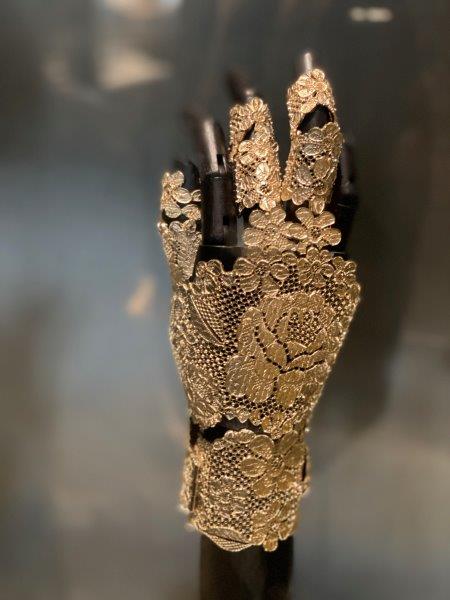 EXPOSITION : « LOUVRE COUTURE. OBJETS D’ART, OBJETS DE MODE