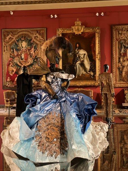 EXPOSITION : « LOUVRE COUTURE. OBJETS D’ART, OBJETS DE MODE