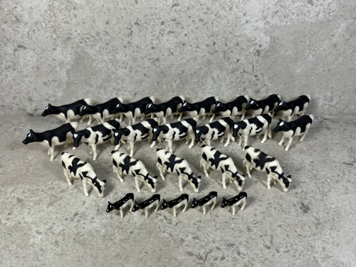1/64 Ertl Lot of (25) Holstein Dairy Cows | FarmToys4You