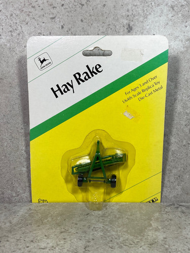 1/64 John Deere Hay Rake-Green Wheels | FarmToys4You