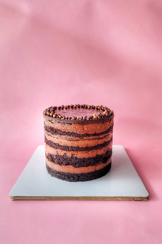 65% MALAGOS CHOCOLATE FUDGE LAYER CAKE | Theflourgirl