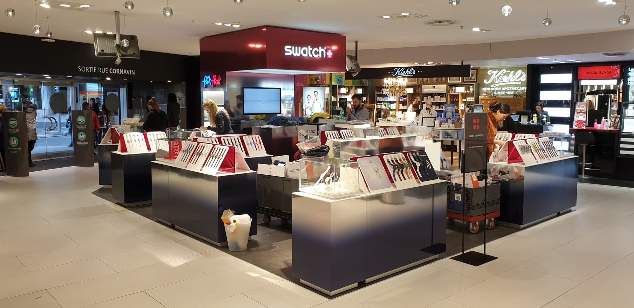 Innenausbau einzigartig umgesetzt für Swatch im Einkaufszentrum Manor ...