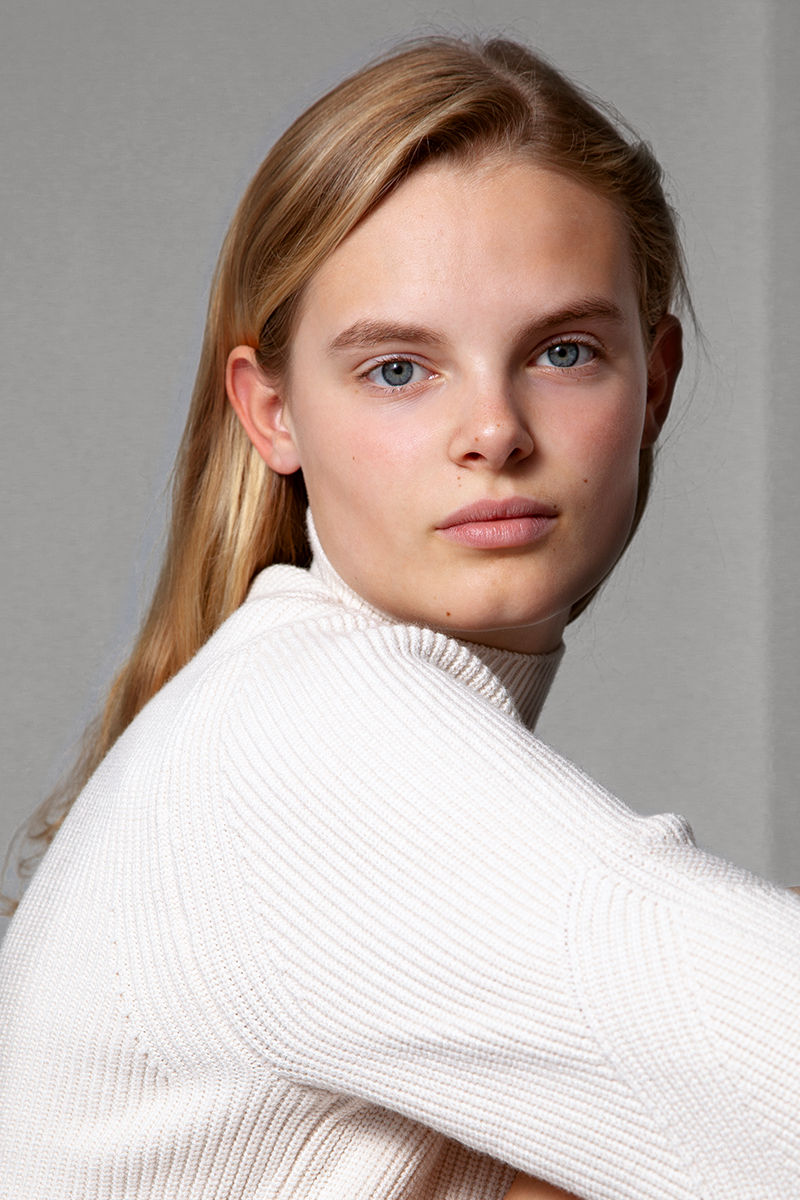 Nella | Linda Models