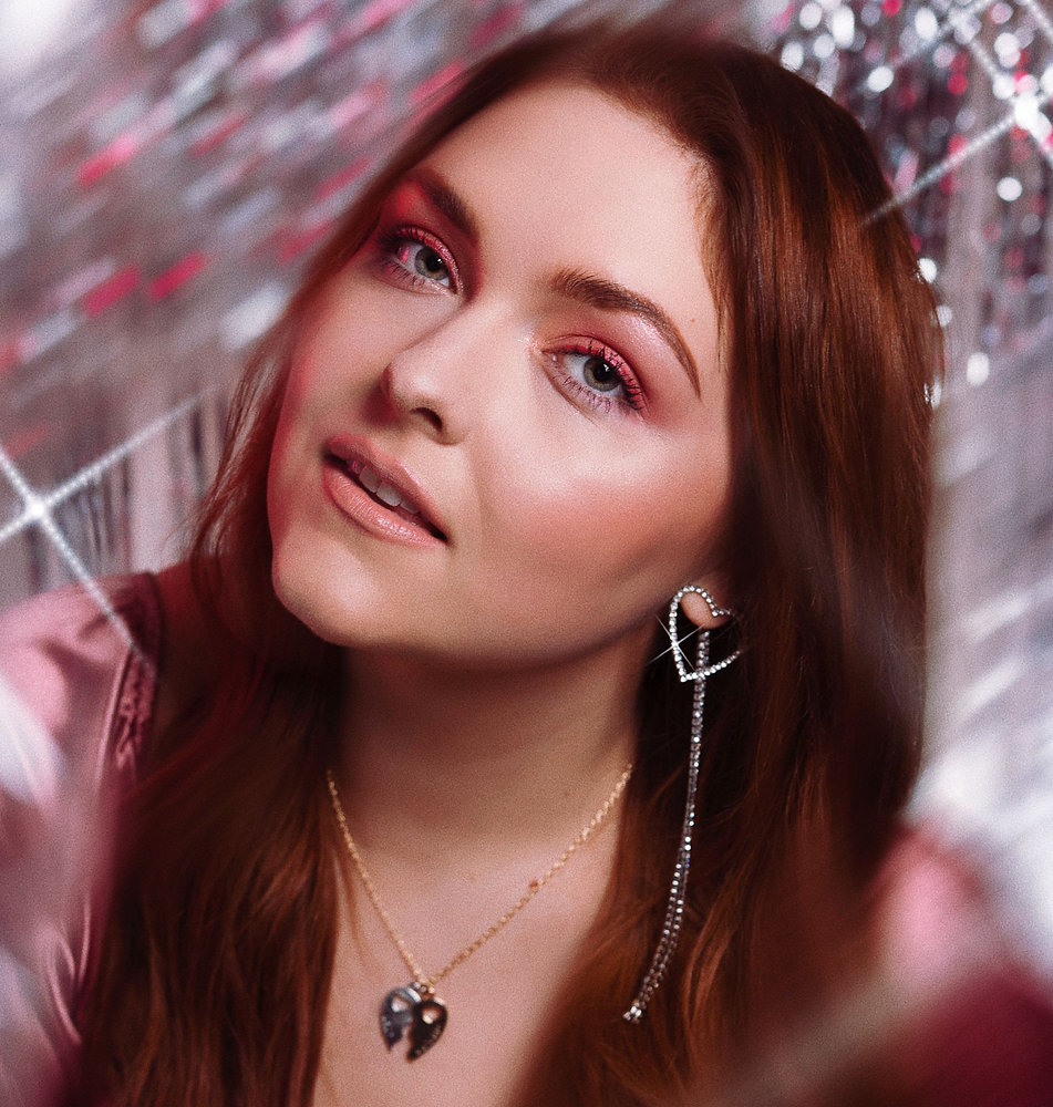 Lydia Sutherland - Love Me