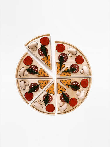 SABO concept Wooden Pizza Toy | themulberrytreehouse