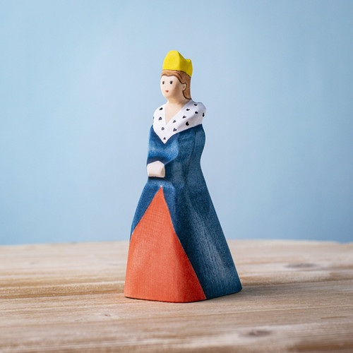 Bumbu Toys Handcrafted Wooden Queen Figurine | themulberrytreehouse