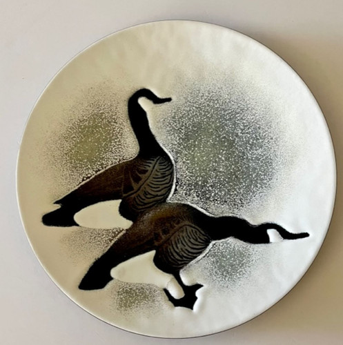 Norman Howard Brumm|Canada Geese|Decorator Plate | Contre Le Mur Art