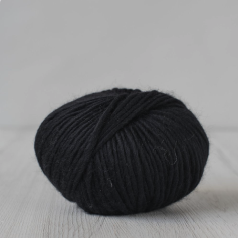 Amy the Squishy Bee Free Crochet Pattern By Elisa's Crochet