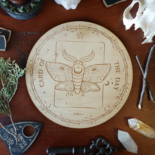 Moth Tarot & Oracle Card of the Day Board | yiskadesigns