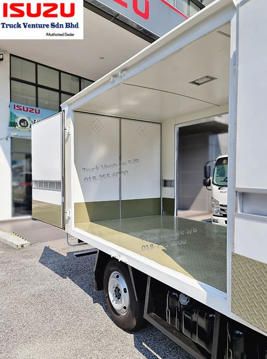 Isuzu Lorry 10ft Aluminium Box, Doors Fully Open (Model: NLR77UEE)