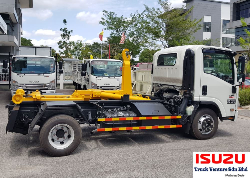 Isuzu Lorry Arm Roll / Roro 5 ton Hook ~ 12ft Bin (Model: NPR81UHL)