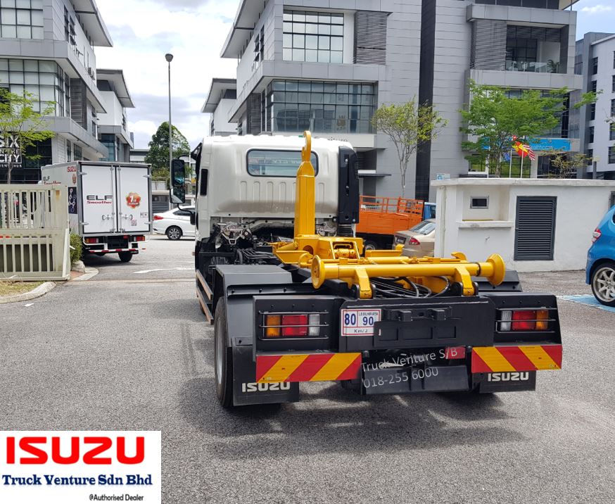 Isuzu Lorry Arm Roll / Roro 5 ton Hook ~ 12ft Bin (Model: NPR81UHL)