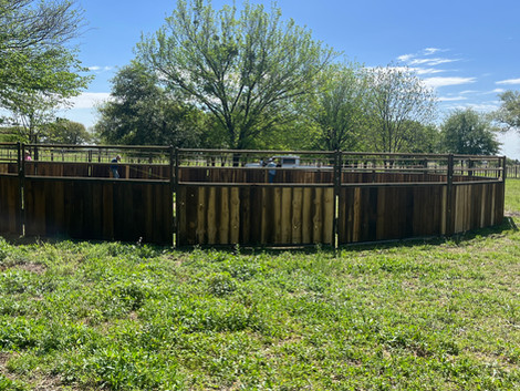 Round Pens | Black Star Pipe