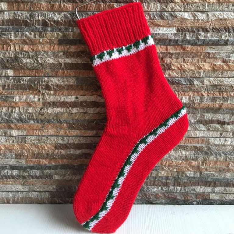 Step by Step Guide: Christmas Socks Pattern | Silly Monkey