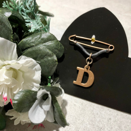 GUESS Vintage Letter Brooch Pin - Initial 'D' | Ecy Mart