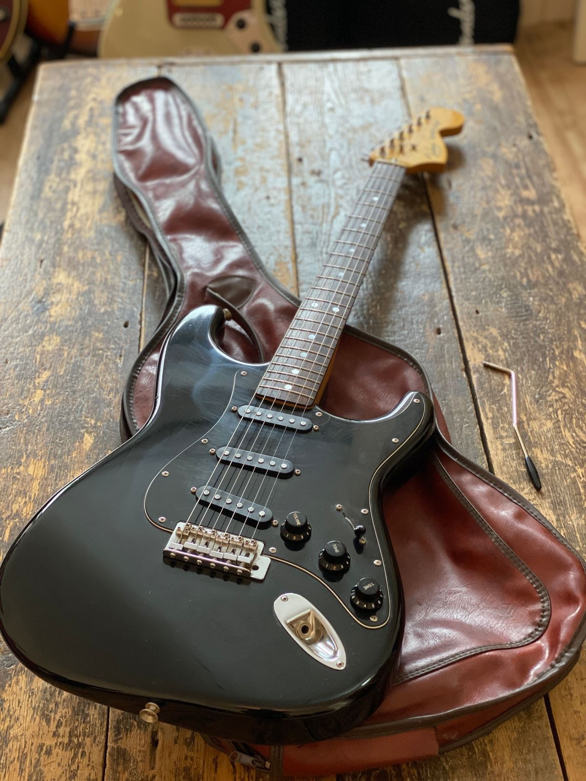 Tokai 1982 Vintage Japanese CBS Style Silver Star Strat Clone Piano ...