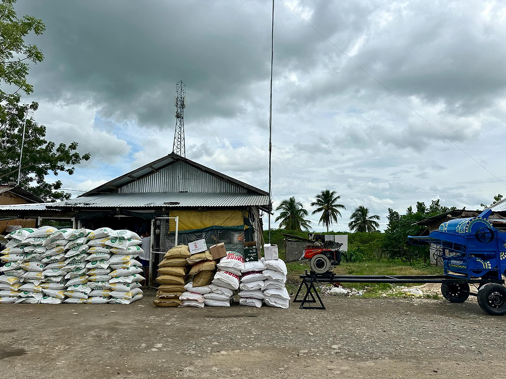 Mga magsasaka sa Pagalungan, MDS, nabigyan ng training at makinarya ...