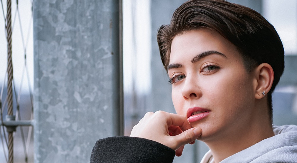 PROFESSIONAL GERMAN VOICE ACTRESS BASED IN COLOGNE - KATHY PETERS GET ...