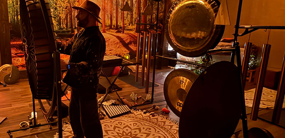 Ground-Based Soundbaths in Wales | Floor-Based Sound Therapy