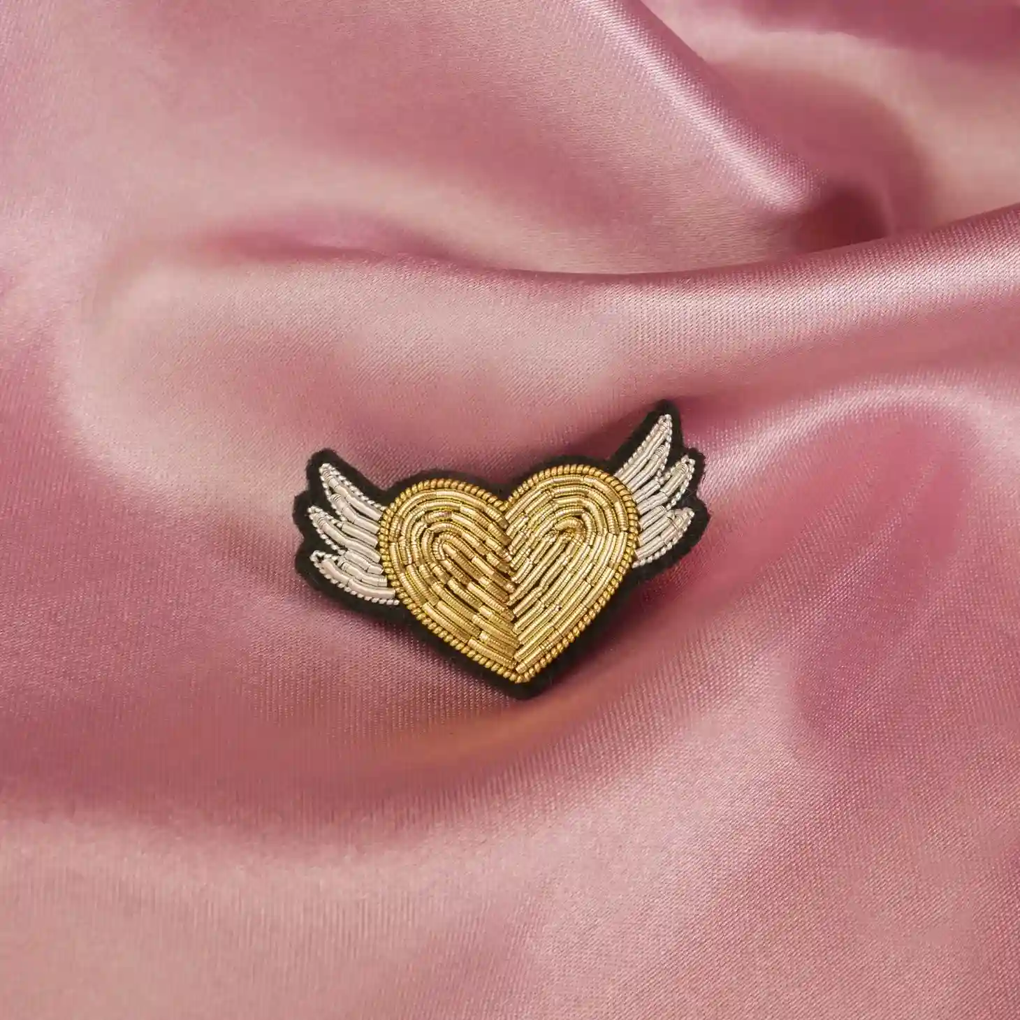 Patch et Broche Malicieuse - Broches brodée à la main