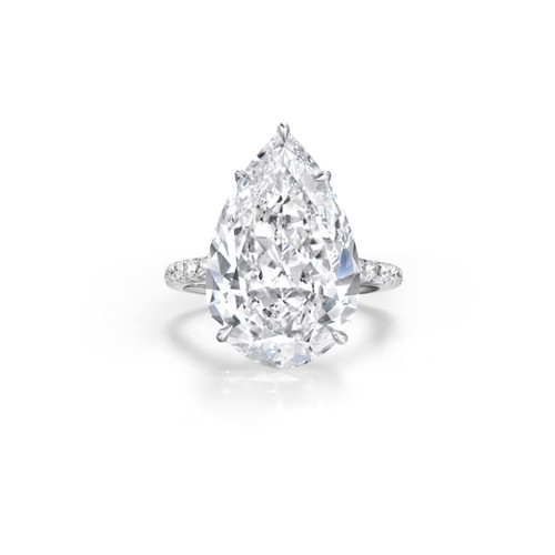 Pear Cut Solitaire Ring With Side Diamonds | 5C