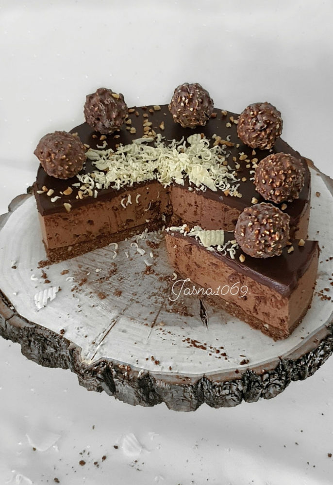 No Bake Ferrero Rocher torta
