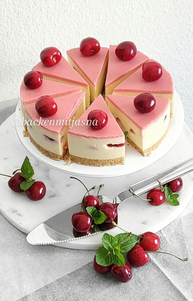 No Bake Cherry Cheesecake
