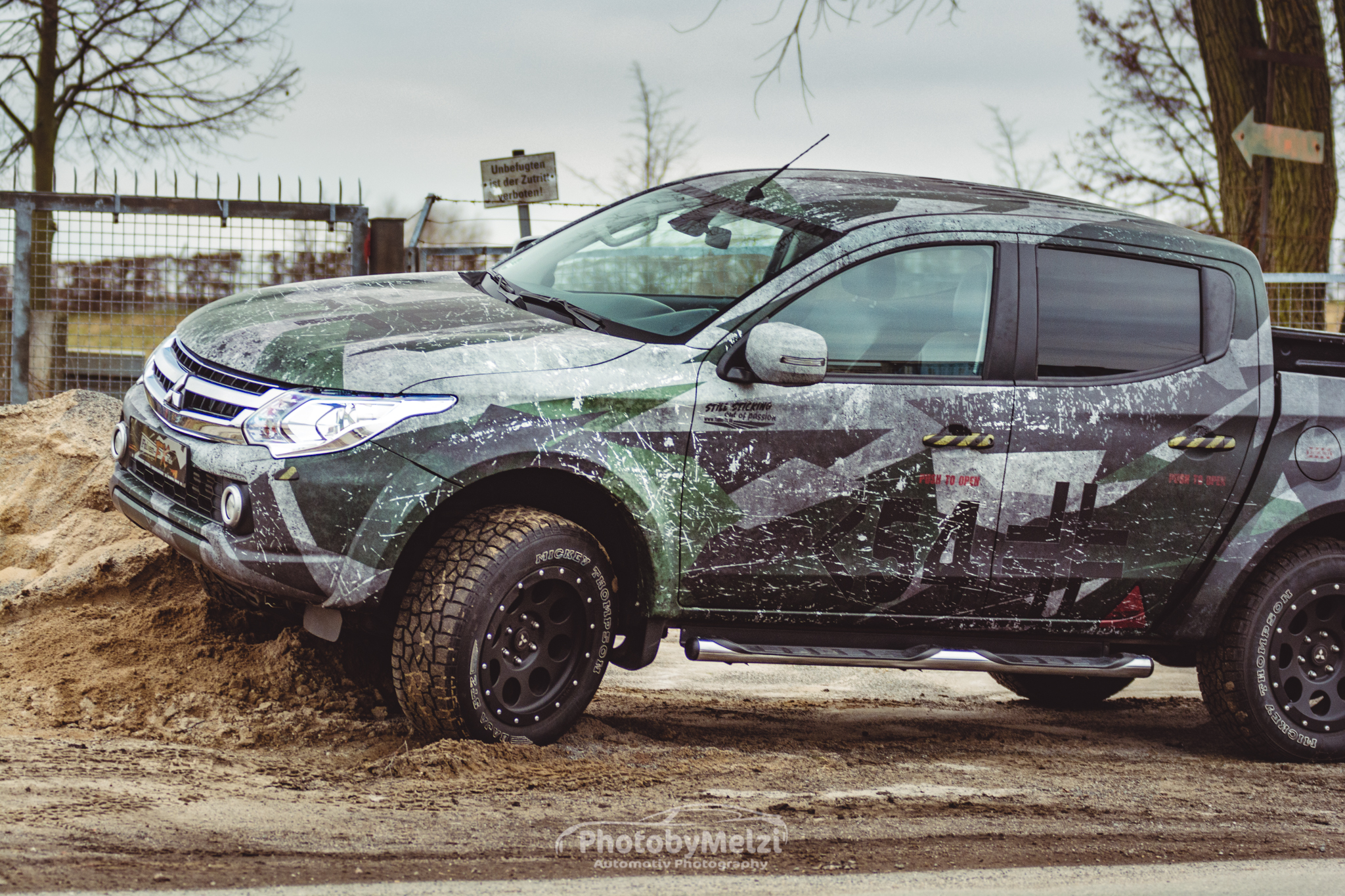 Mitsubishi L200 Camouflage Digitaldruck | Folien-FX - Auto Folierung ...