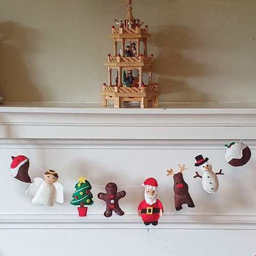 Christmas Garland - Santa | Crafty You Crafty Me