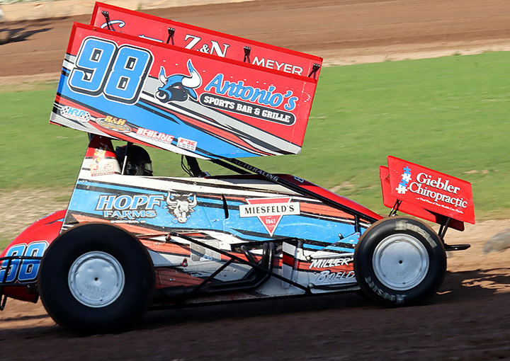 McMullen stays atop tight points battle with fifth MSA A-main triumph ...