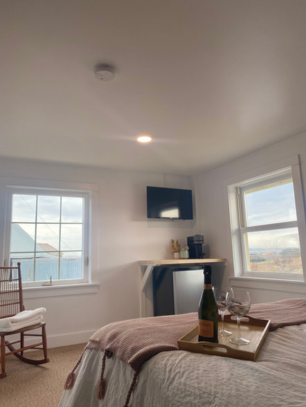 Tides Inn and Social | Oceanside inn | 1863 Route 776, Grand Manan, NB ...