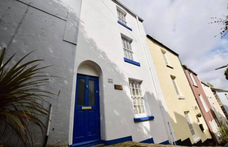 GALLERY | Salty's Holiday Cottage, Brixham, South Devon. Dog-friendly, child-friendly, sleeps 5 ...
