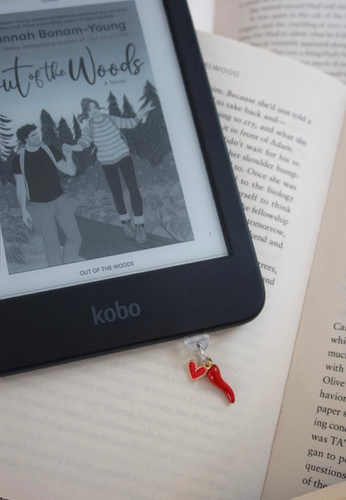 E-reader plug Pepper | Book Lover Boutique