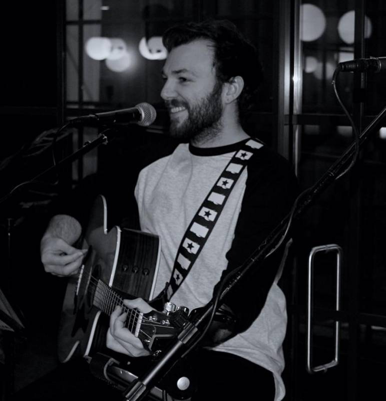 Why Book A Singer & Guitarist For Your Wedding?