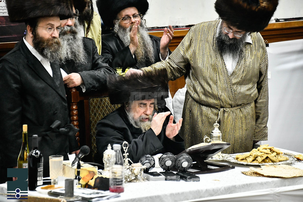 לַיְּהוּדִים הָיְתָה אוֹרָה • יום טוב פורים בחצר הקודש ראחמיסטריווקא
