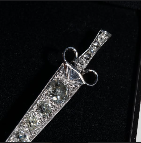 Stunning Dagger Shaped Brooch | Wallden & Co.