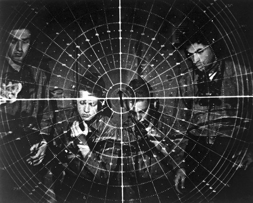 American Soldiers Monitor Radar Scope | historyshoppe